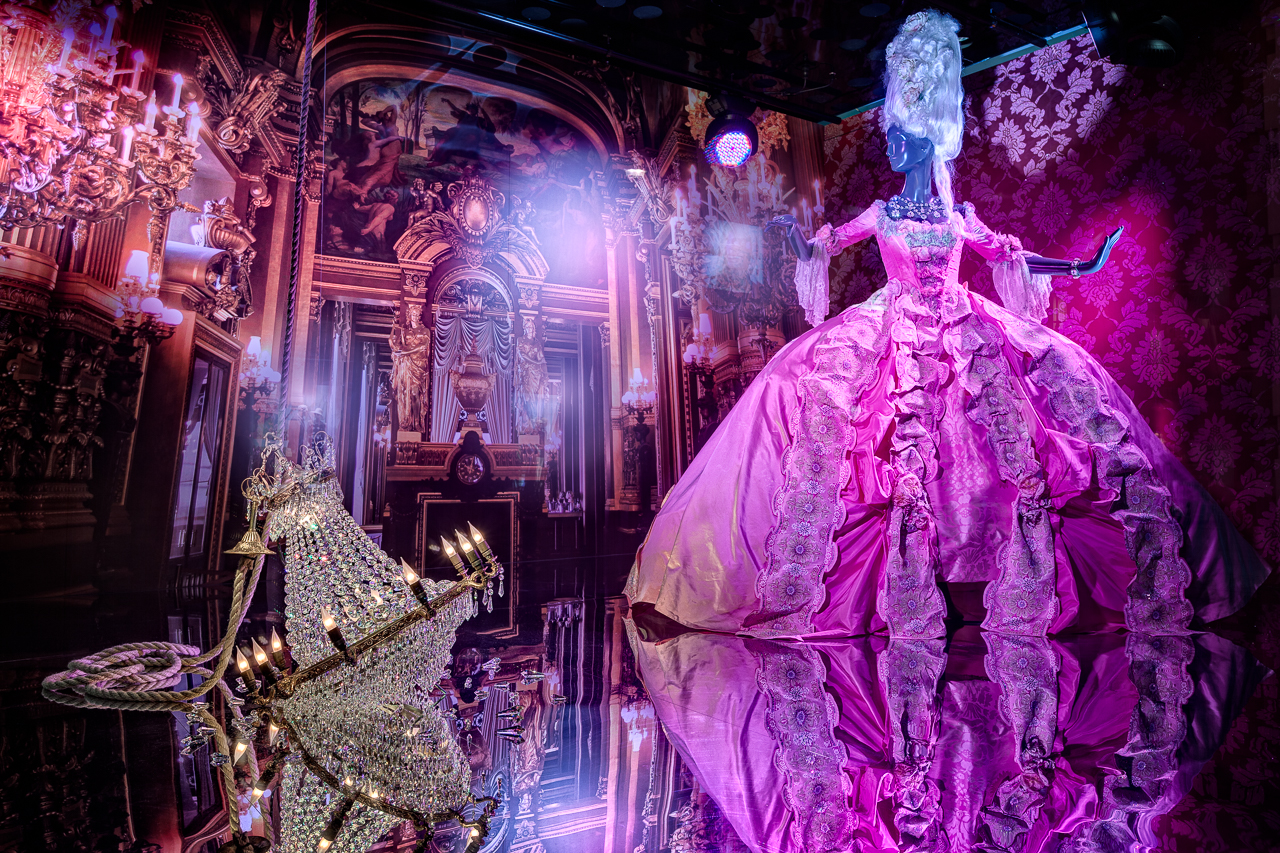 Swarovski Window Display in Vienna Austria - Battered LuggageBattered ...